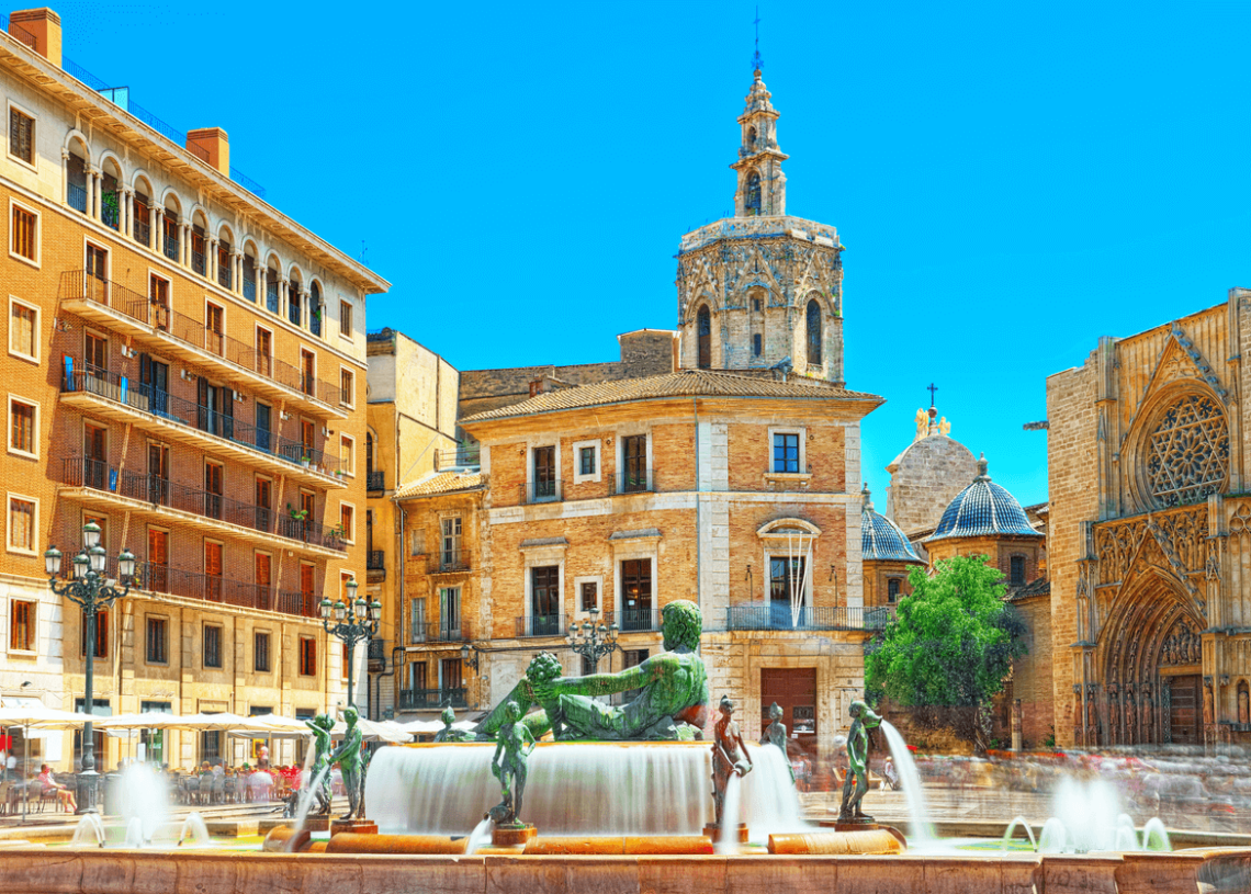 Cadiz, Spain: Should You Live Or Retire Here?